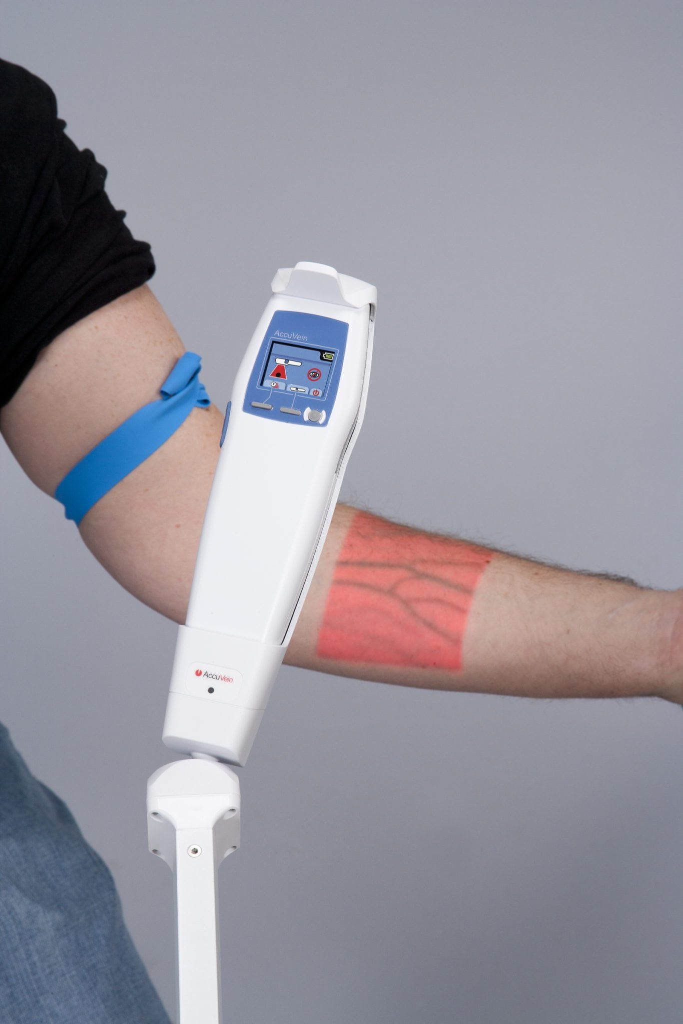 Vein illumination device makes for easier blood draws – Geisinger Janet ...